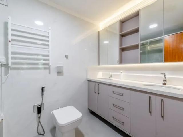 Apartamento com 3 dormitórios em Moinhos de Vento Porto Alegre RS