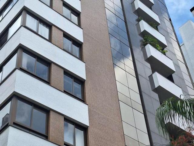 Apartamenteo a venda na Rua Pedro Ivo, Porto Alegre