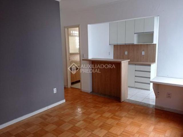 Apartamento 43m² com 1 dormitório semi mobiliado no bairro Menino Deus