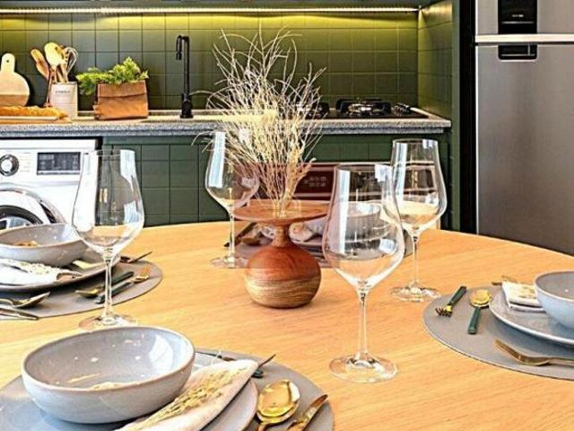 Apartamento 40 m2, 2 dorm próximo metro Praça da Árvore