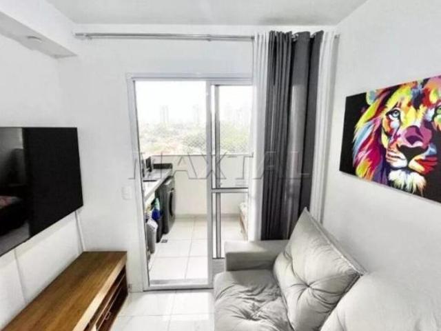 Apartamento, 40 m² com 2 dormitórios, sala ampla, sacada com churrasqueira na região de Santana