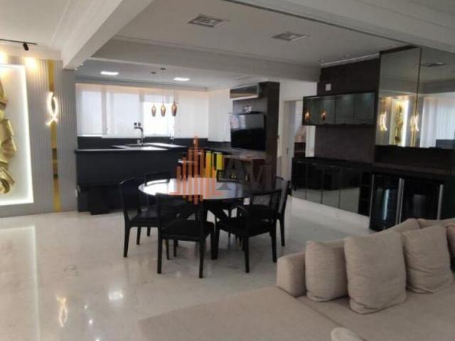 Apartamento 425m² com 5 quartos, 4 suites e 7 vagas à Venda no Tatuapé