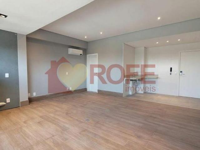 Apartamento 42m² 1 dormitório com ar condicionado, e vaga, na Joaquim Floriano