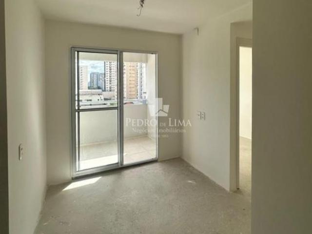 Apartamento de 46m² com 2 Dormitórios, Sacada, Lazer Clube e Mini Mercado, no Go Tatuapé Tatuapé