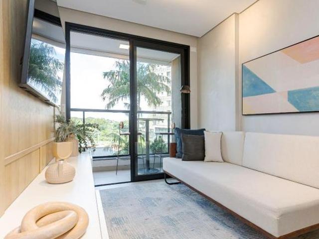 Apartamento 48m², 2 quartos, 1 banheiro, 1 vaga, sacada. Bairro Cristo Rei