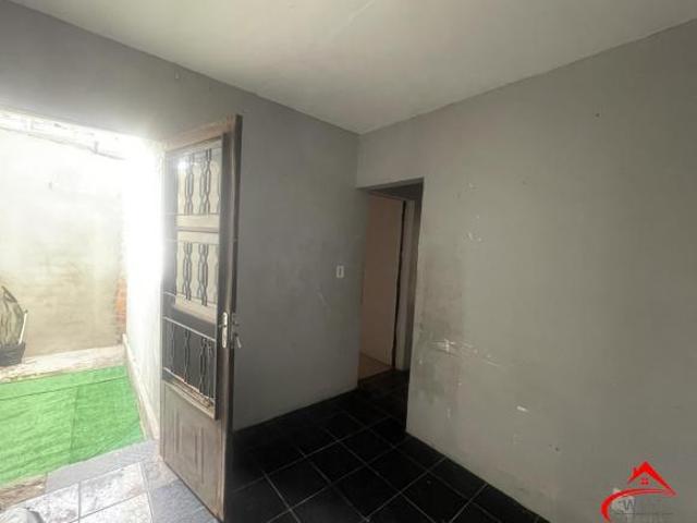 Apartamento 48m² Bairro Maria Regina Térreo com pequeno pátio Alvorada