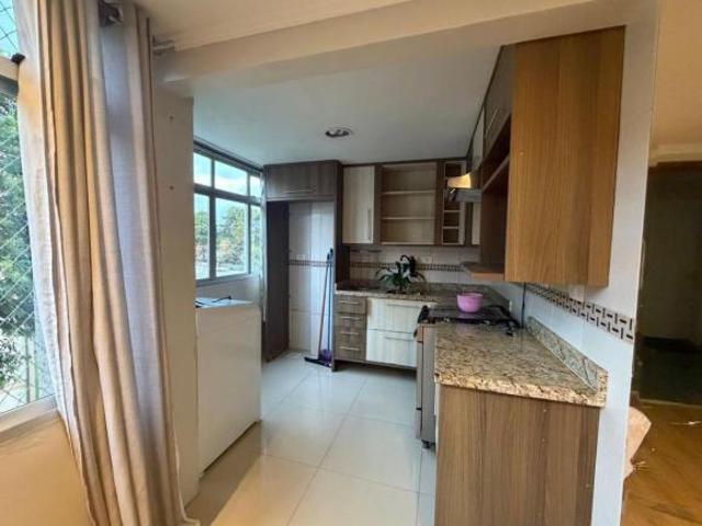 Apartamento 49m² Capão Raso, R$ 230 mil, Desocupado, 3º andar, semi mobiliado, vaga