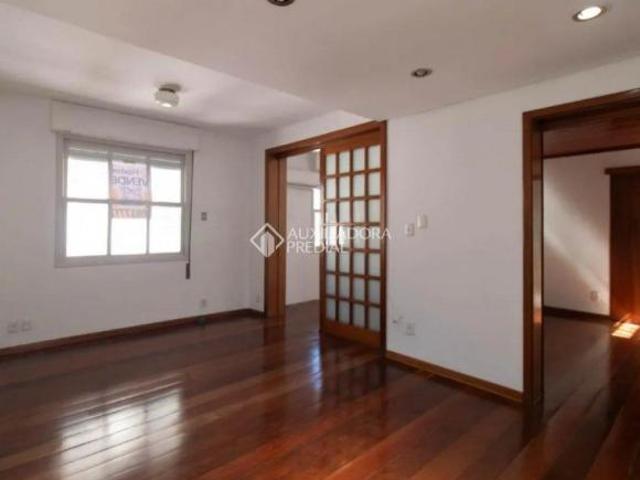 APARTAMENTO 4 DORMITÓRIOS MENINO DEUS