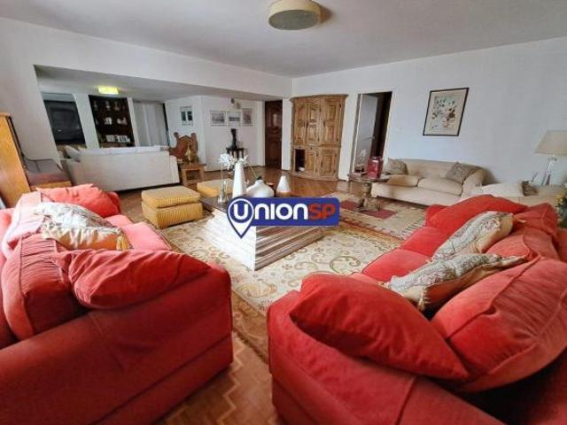 Apartamento 4 dormitórios na Vila Clementino