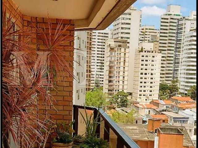 Apartamento 4 dormitorios a venda na Aclimação