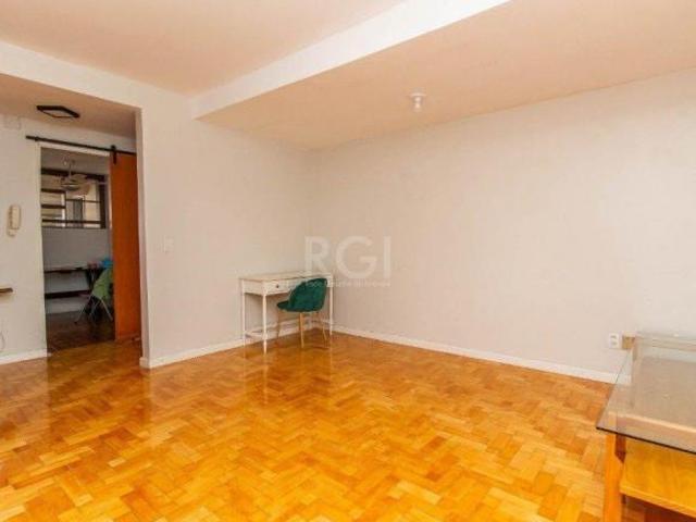 APARTAMENTO 4 DORMITÓRIOS COM VAGA DE GARAGEM NO BOM FIM