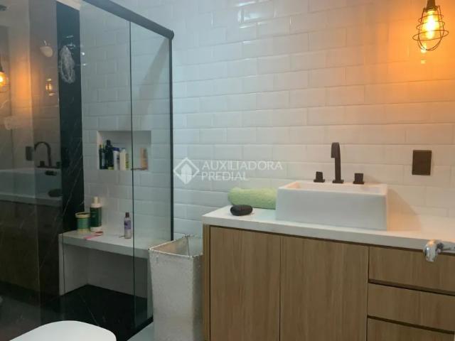 Apartamento 4 dormitórios, suíte, 1 vaga garagem, vista e sol com 168 m2 em Independência