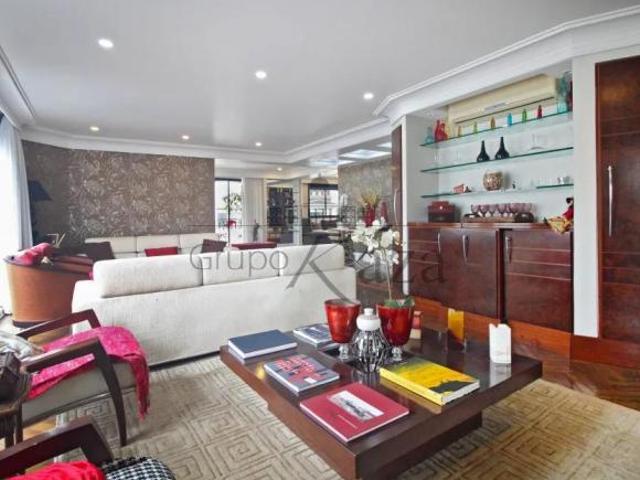 Apartamento 4 Dormitórios sendo 2 suítes Paraiso 321m²