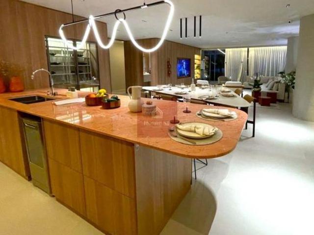 Apartamento 4 dormitórios, varanda gourmet com churrasqueira, 3 vagas em Moema