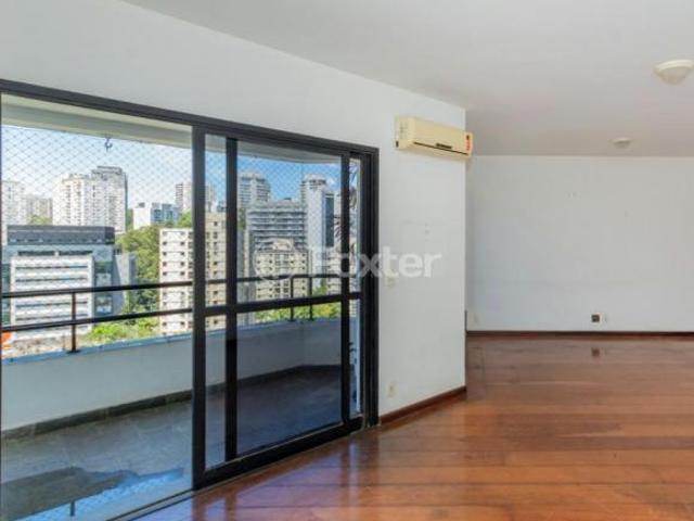 Apartamento, 4 dormitórios, 141 m², em Vila Andrade