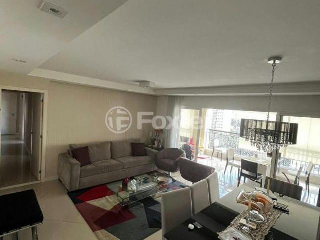 Apartamento, 4 dormitórios, 147 m², em Vila Santa Catarina
