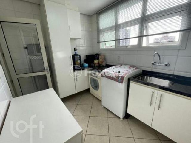 Apartamento, 4 dormitórios, 155.32 m², em Centro