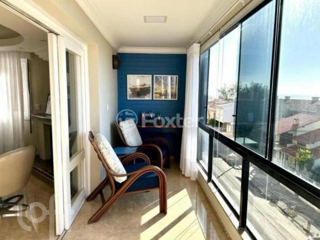 Apartamento, 4 dormitórios, 160 m², em Zona Nova