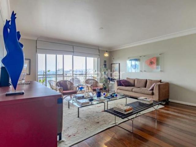 Apartamento, 4 dormitórios, 171 m², em Moema