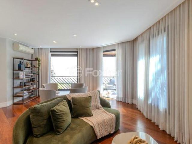 Apartamento, 4 dormitórios, 180 m², em Vila Mariana