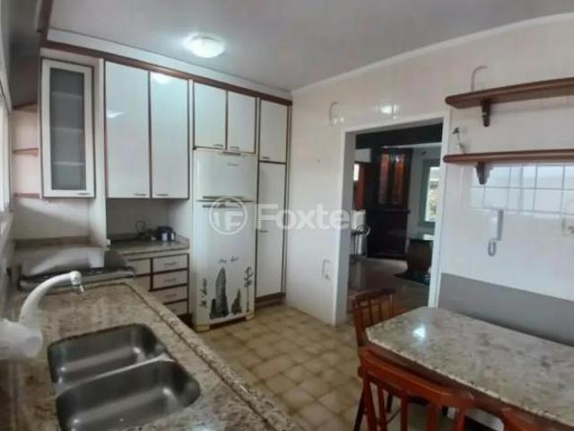 Apartamento, 4 dormitórios, 184.63 m², em Centro