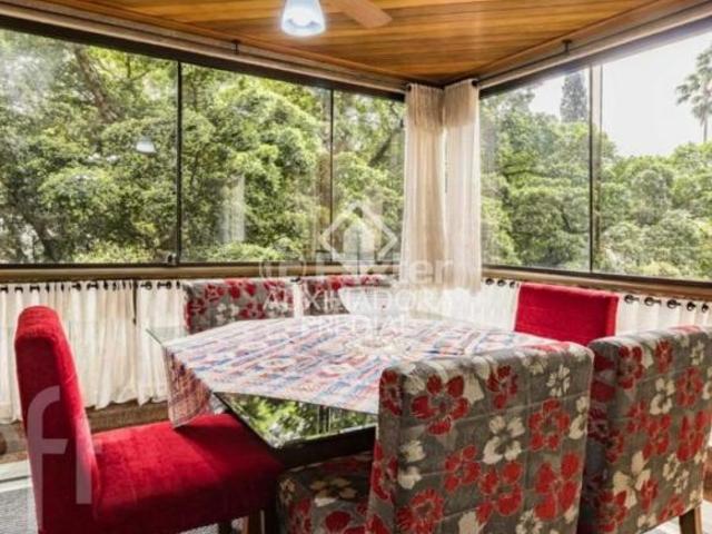 Apartamento, 4 dormitórios, 120.03 m², em Bela Vista