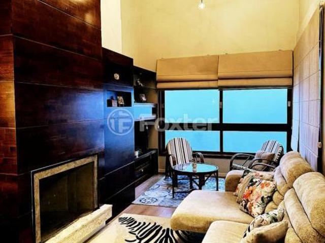 Apartamento, 4 dormitórios, 122 m², em Centro