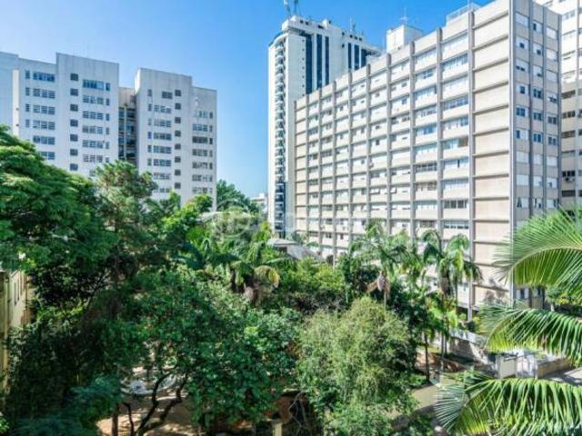 Apartamento, 4 dormitórios, 134 m², em Higienópolis