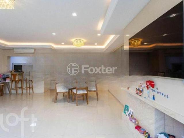 Apartamento, 4 dormitórios, 136 m², em Bela Vista
