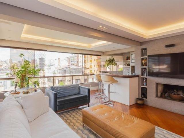 Apartamento 4 dormitórios 1 suíte 2 vagas no Bairro Bela Vista em Porto Alegre