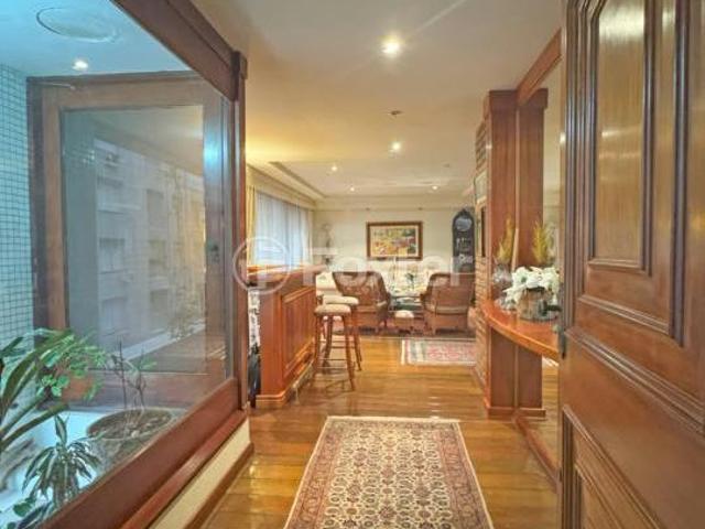Apartamento, 4 dormitórios, 240.79 m², em Moinhos de Vento
