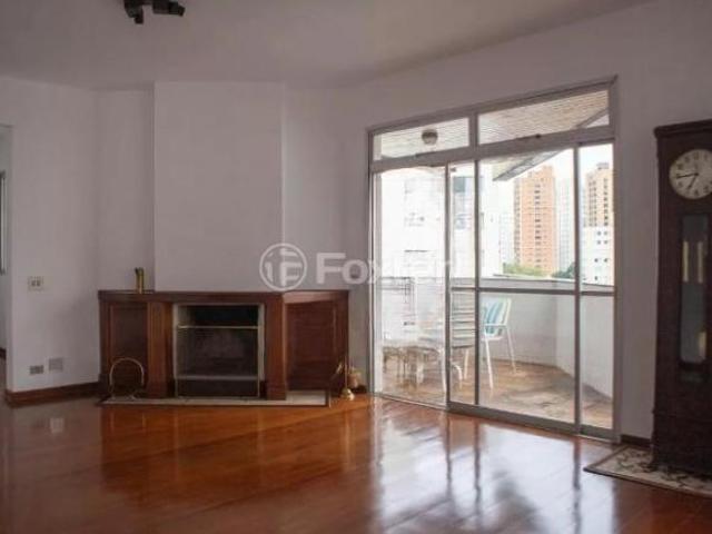 Apartamento, 4 dormitórios, 244 m², em Vila Uberabinha