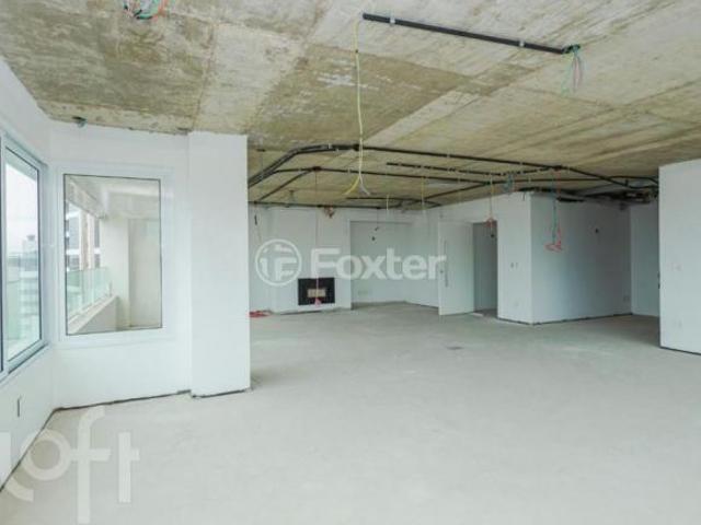Apartamento, 4 dormitórios, 257 m², em Bela Vista