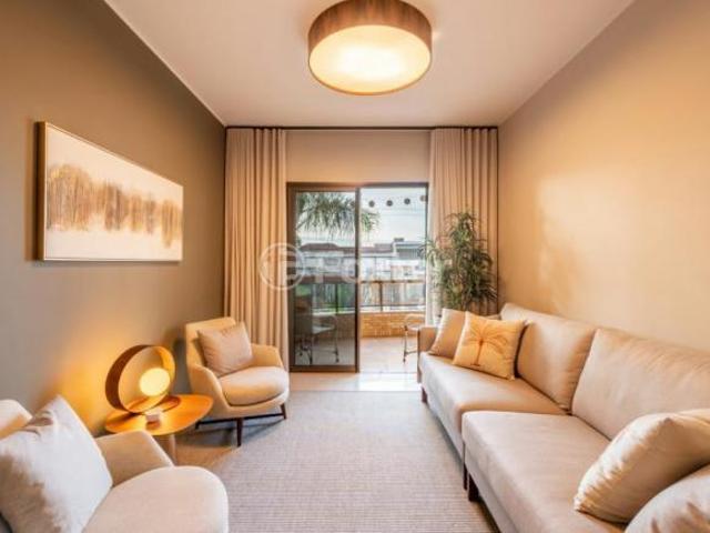 Apartamento, 4 dormitórios, 260.62 m², em Passo da Areia