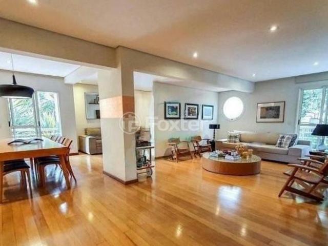 Apartamento, 4 dormitórios, 260 m², em Alto de Pinheiros