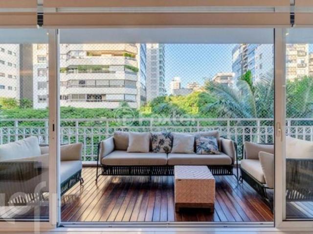 Apartamento, 4 dormitórios, 270 m², em Bela Vista