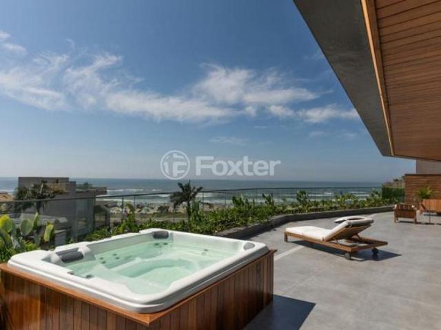 Apartamento, 4 dormitórios, 272 m², em Prainha Torres