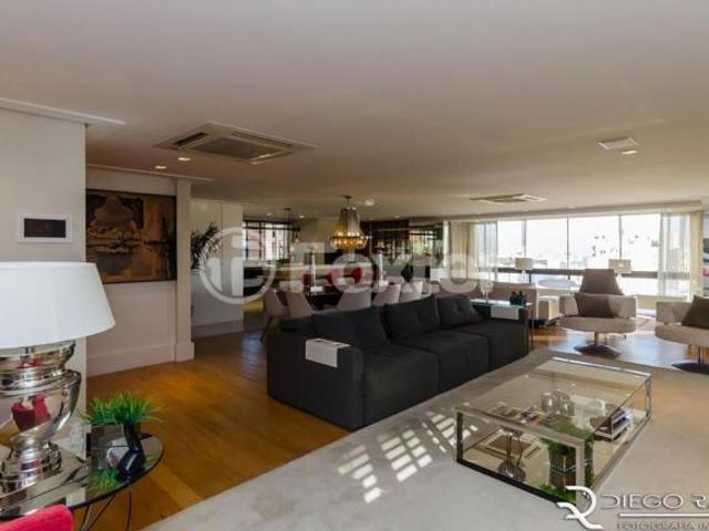 Apartamento, 4 dormitórios, 275 m², em Rio Branco