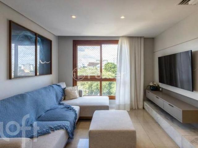 Apartamento, 4 dormitórios, 292.04 m², em Centro