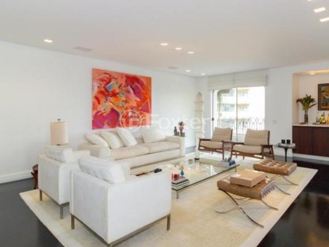 Apartamento, 4 dormitórios, 297 m², em Alto de Pinheiros