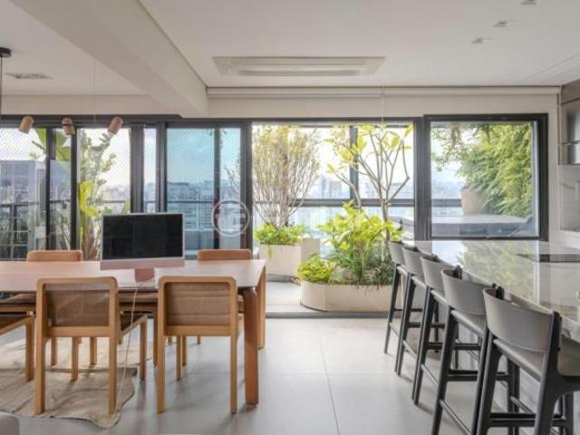 Apartamento, 4 dormitórios, 215 m², em Vila Olímpia