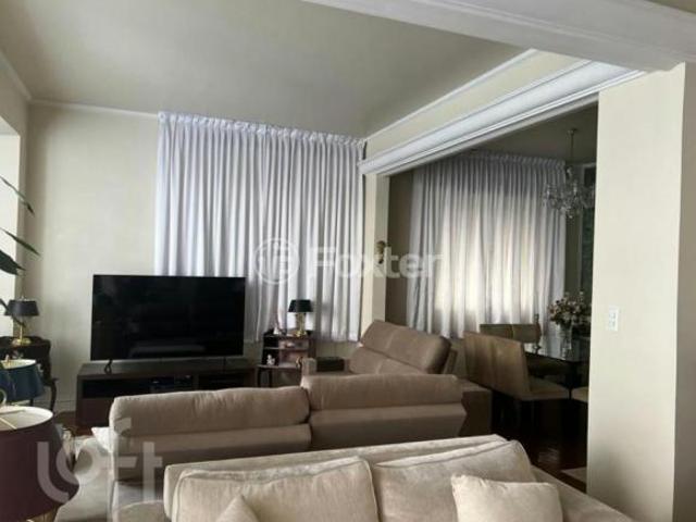 Apartamento, 4 dormitórios, 220 m², em Higienópolis