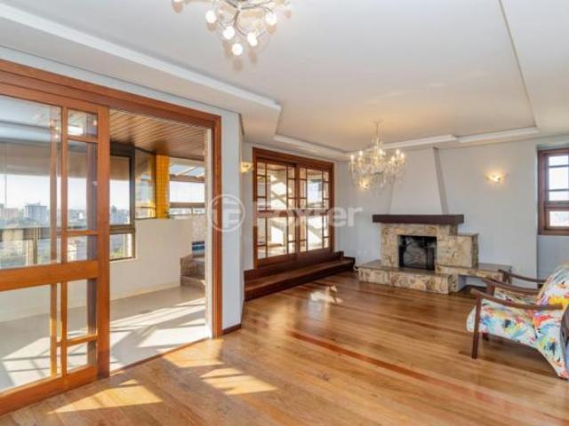 Apartamento, 4 dormitórios, 233.35 m², em Centro