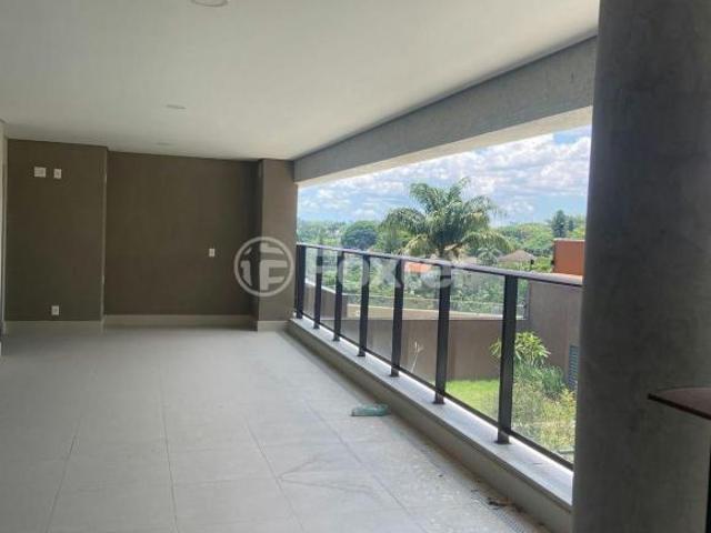 Apartamento, 4 dormitórios, 230 m², em Jardim Leonor