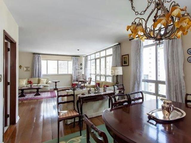 Apartamento, 4 dormitórios, 230 m², em Jardim Paulista