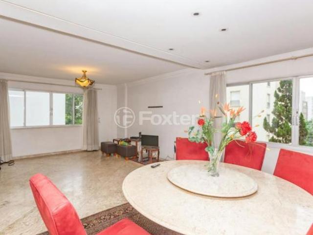 Apartamento, 4 dormitórios, 230 m², em Jardim Paulista