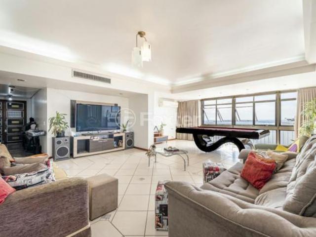 Apartamento, 4 dormitórios, 234 m², em Centro Histórico