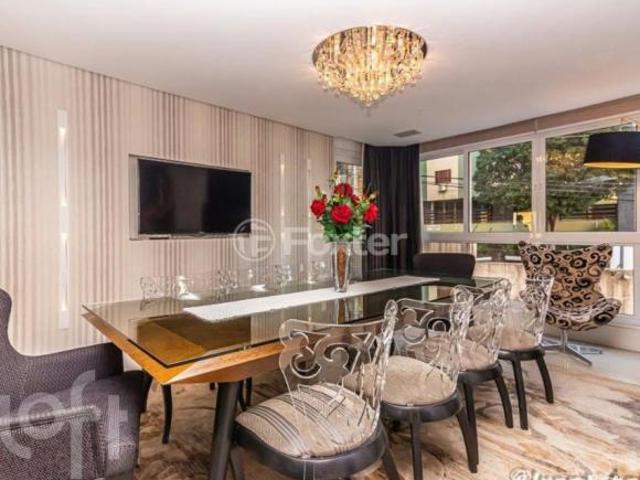 Apartamento, 4 dormitórios, 348 m², em Centro