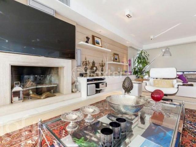 Apartamento, 4 dormitórios, 367.46 m², em Bela Vista