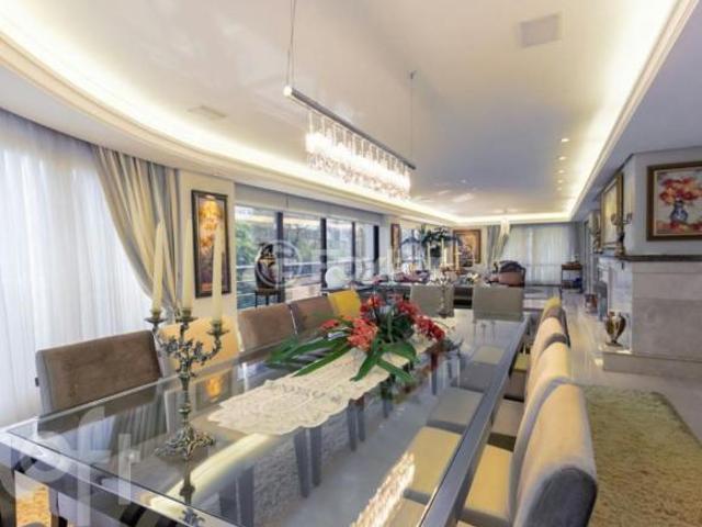 Apartamento, 4 dormitórios, 373 m², em Auxiliadora